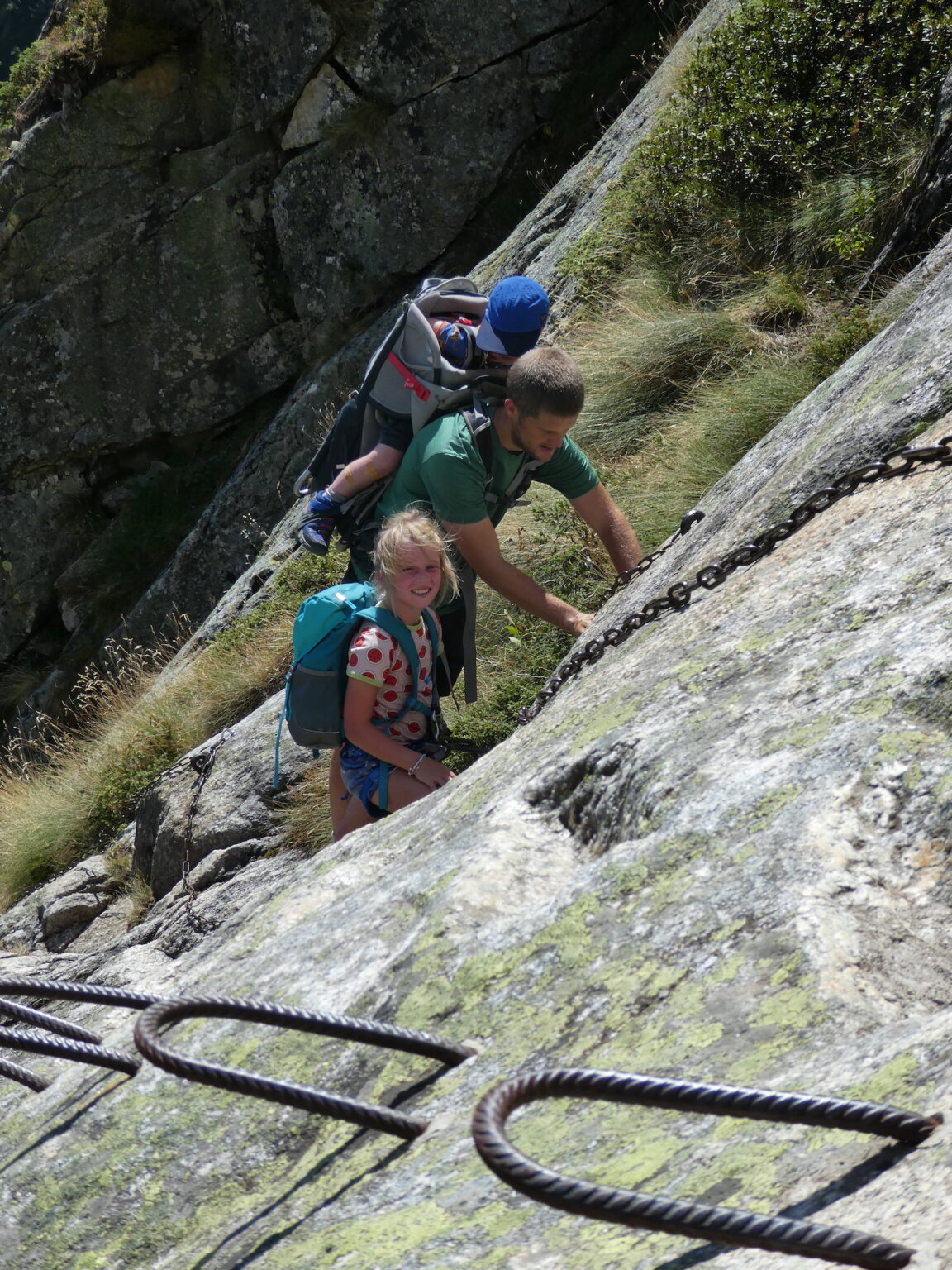 Een 2-daagse huttentocht in Wallis in Zwitserland | Kids in de bergen