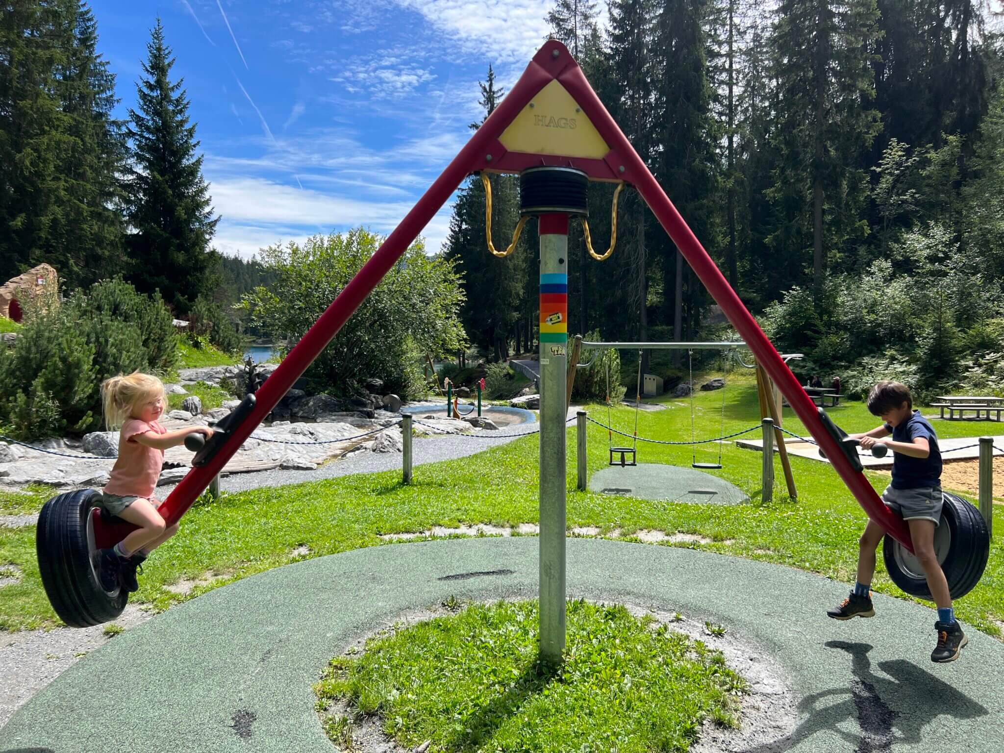 Caumasee, een sprookjesachtig meer in Flims in Zwitserland | Kids in de ...