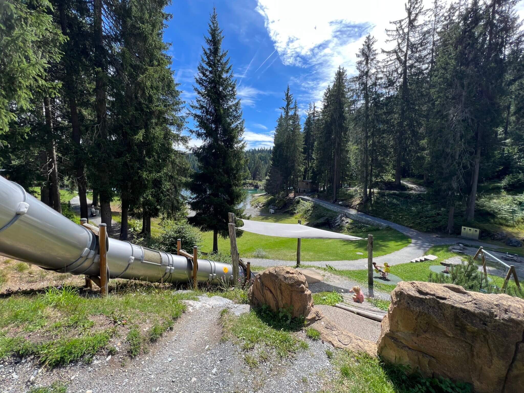 Caumasee, een sprookjesachtig meer in Flims in Zwitserland | Kids in de ...